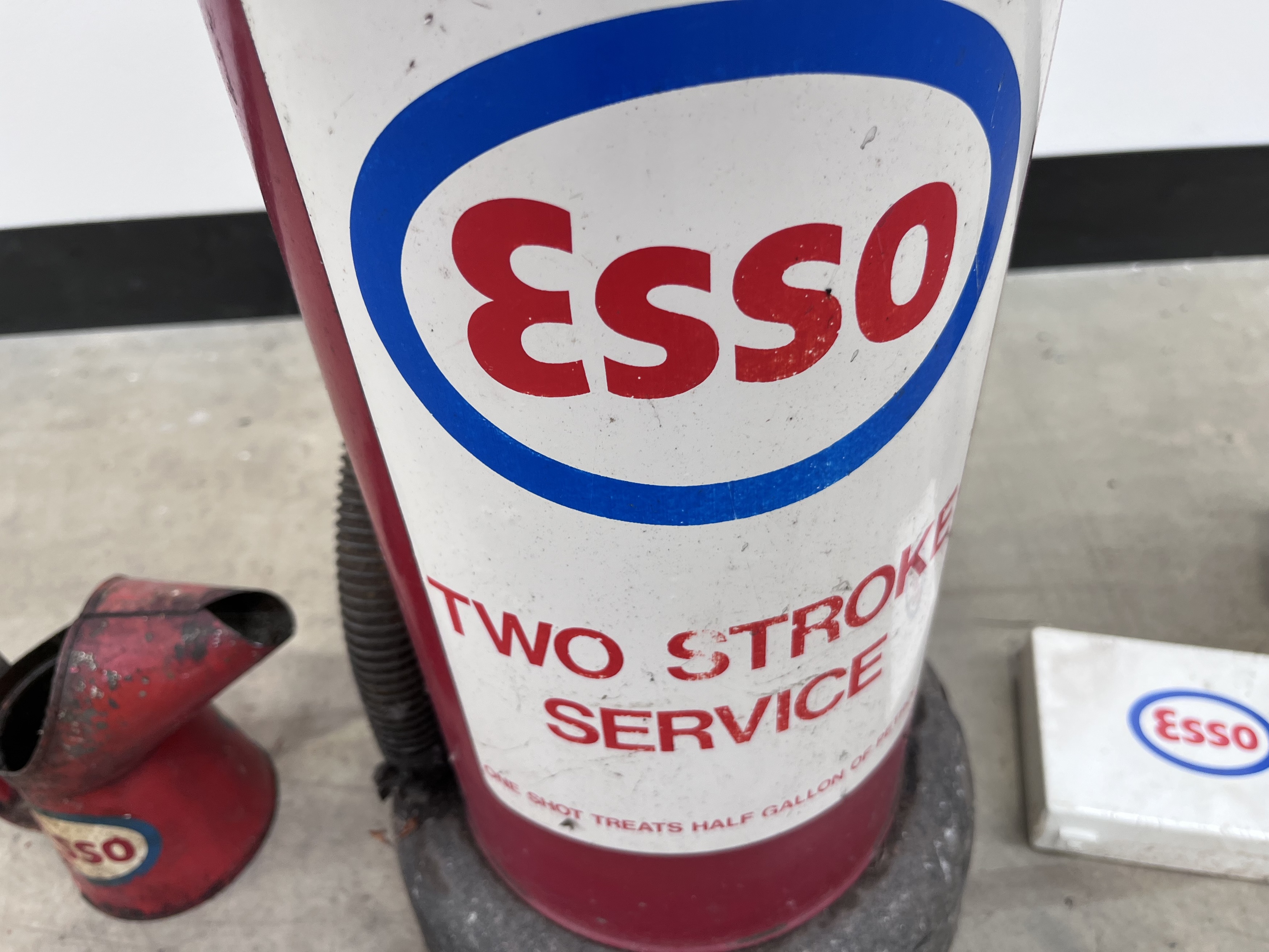 Esso oil bundle
